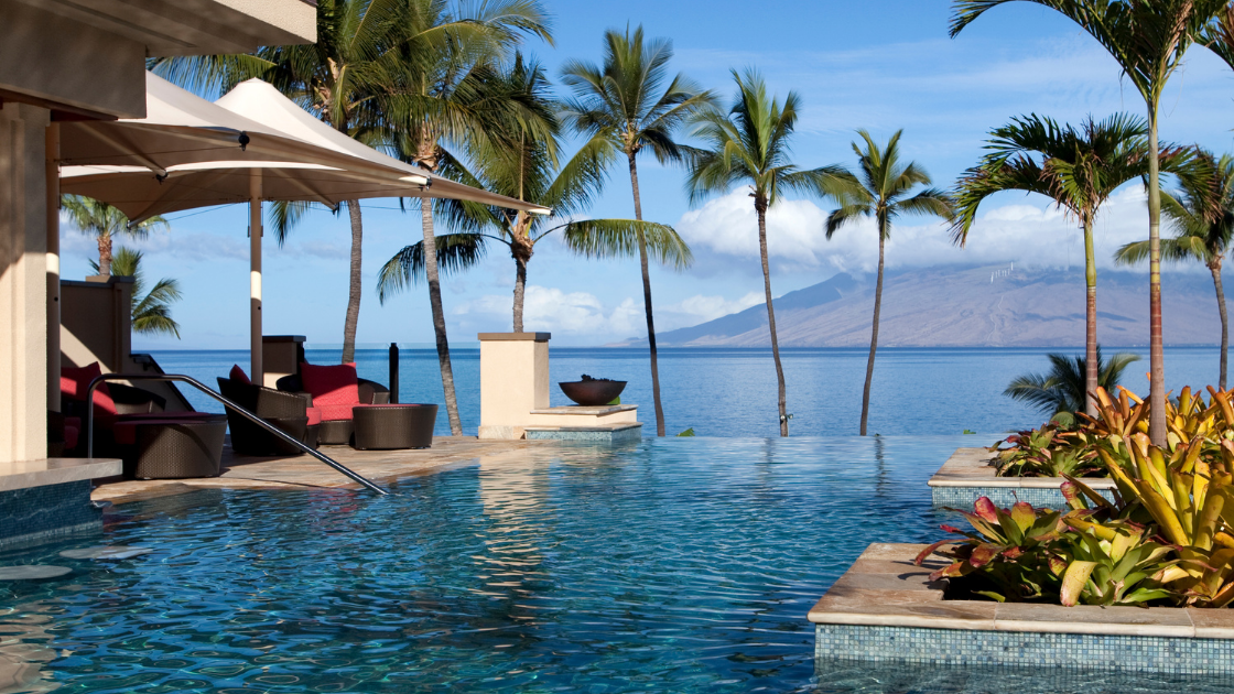 How Does an Infinity Pool Work